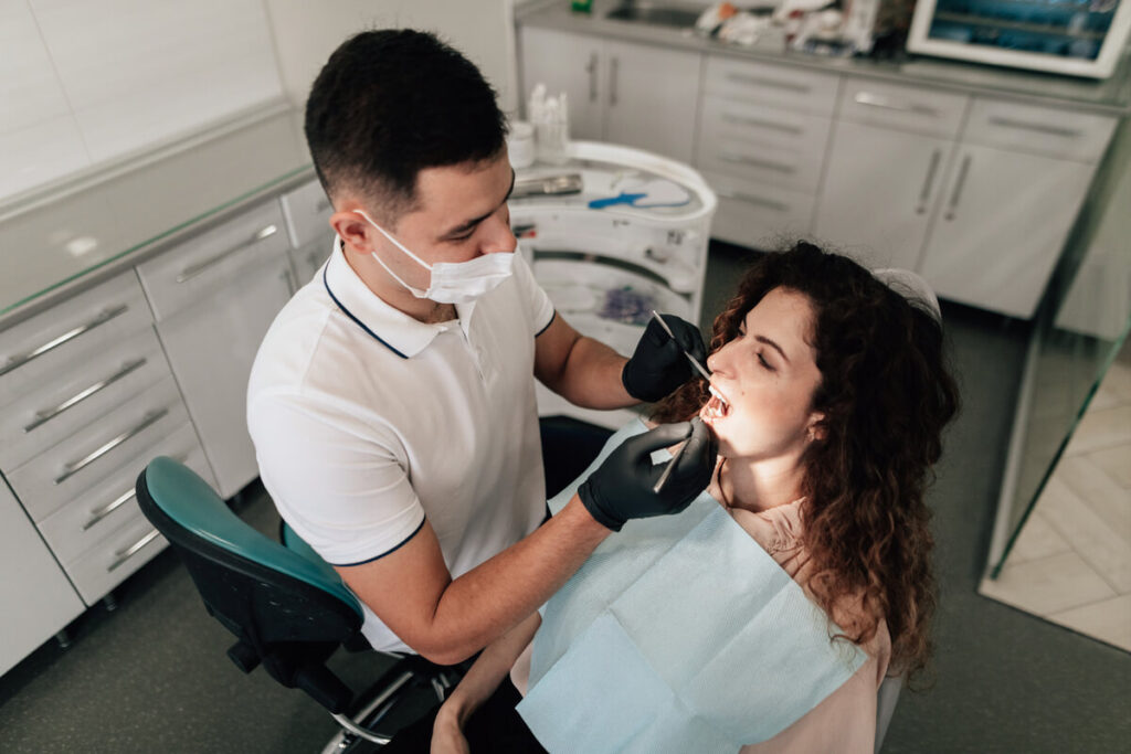 Silna nadwrażliwość zębów – Dentysta Madej